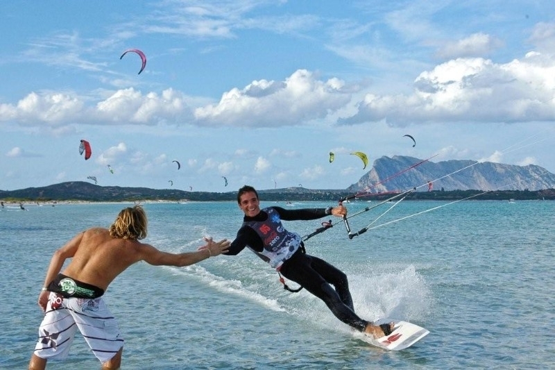 surf a Porto Pollo isola dei Gabbiani - Sardegna Pleinair Campeggi e ... surf a Porto Pollo isola dei Gabbiani - Sardegna Pleinair Campeggi e ...